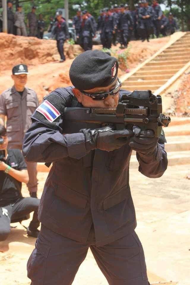 FN P90 สุดยอดปืนต่อต้านก่อการร้าย(1) | Police News Varieties